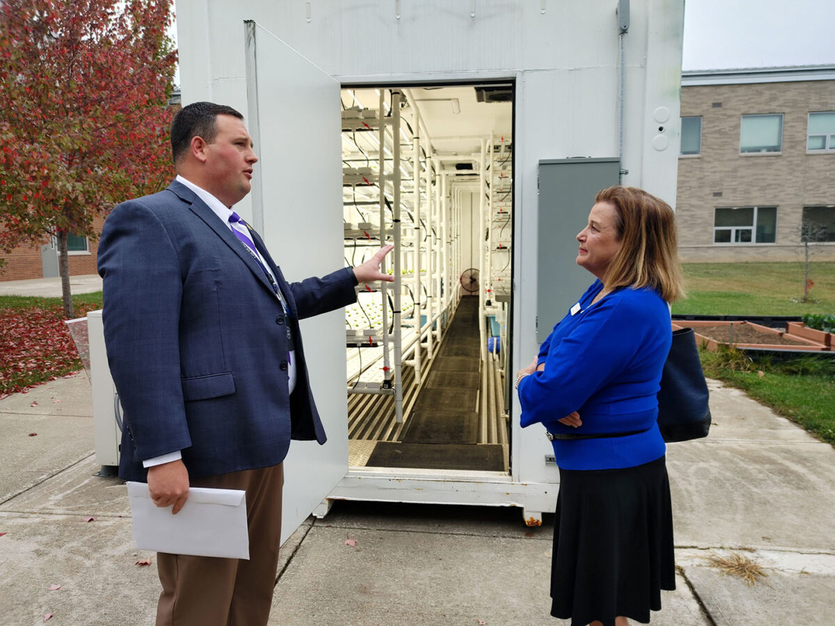 Kentucky Milken Educator Award winner brings agriculture to Fayette ...